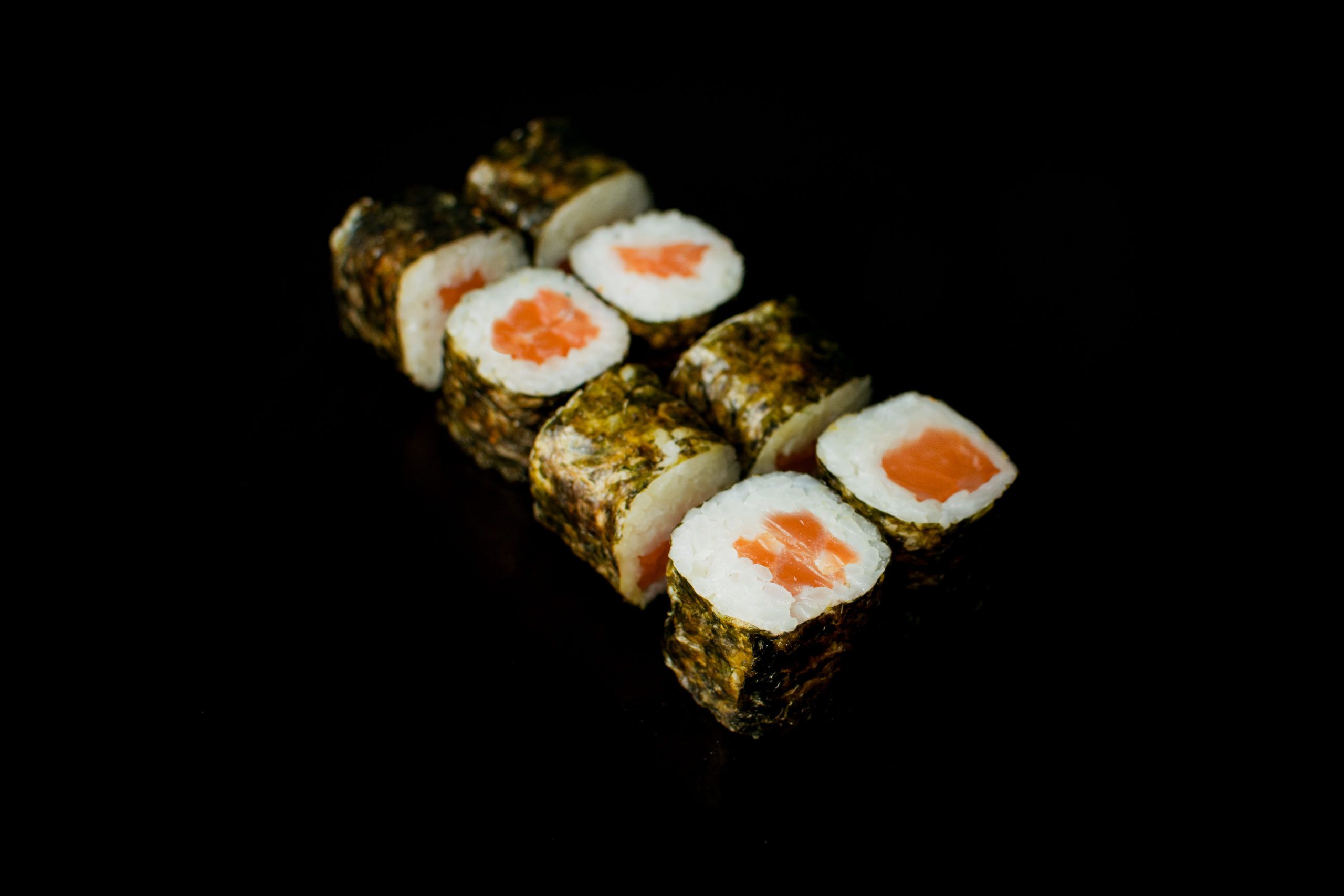 МАКІ З ЛОСОСЕМ